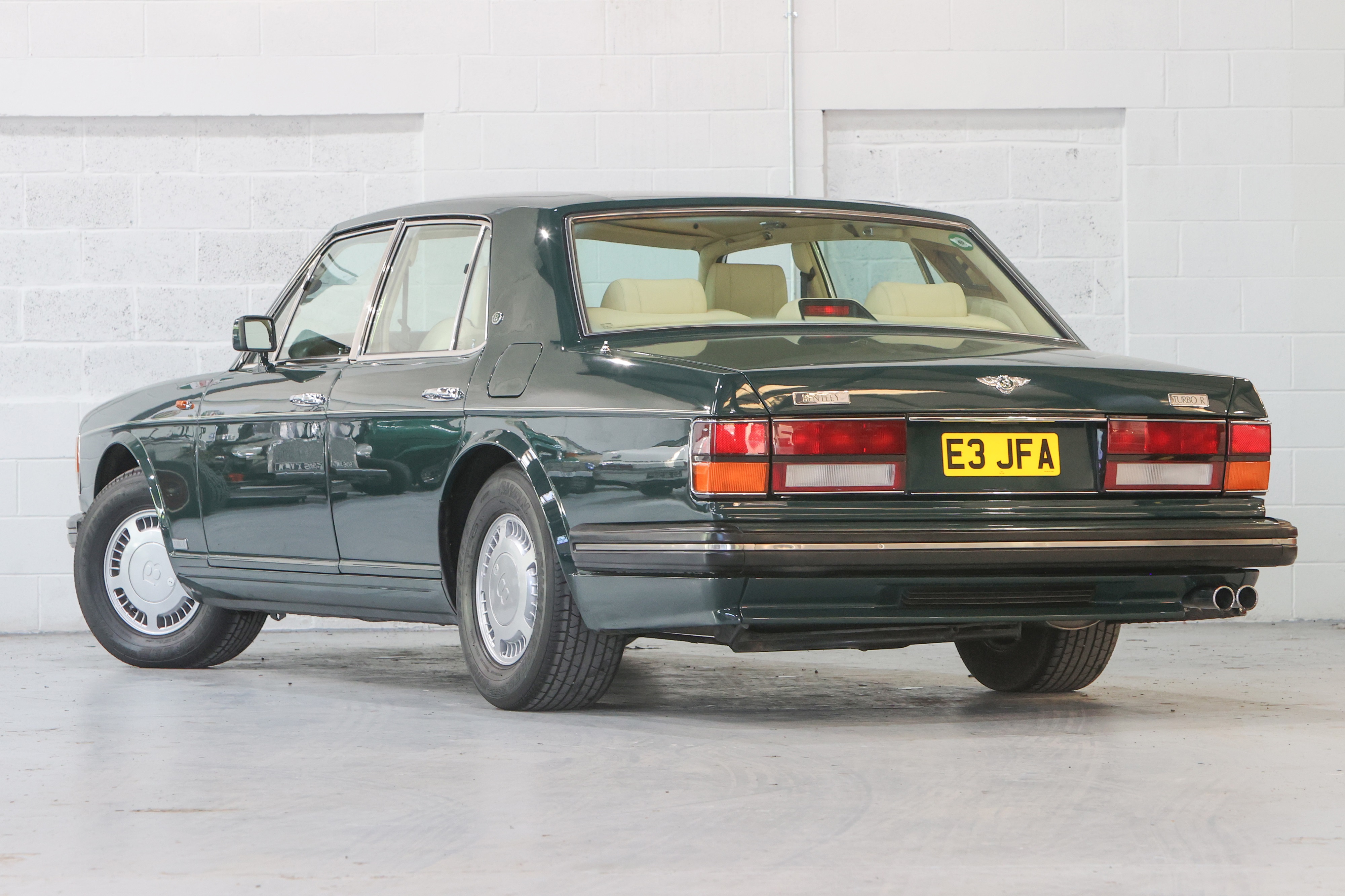 Lot 289 - 1993 Bentley Turbo R
