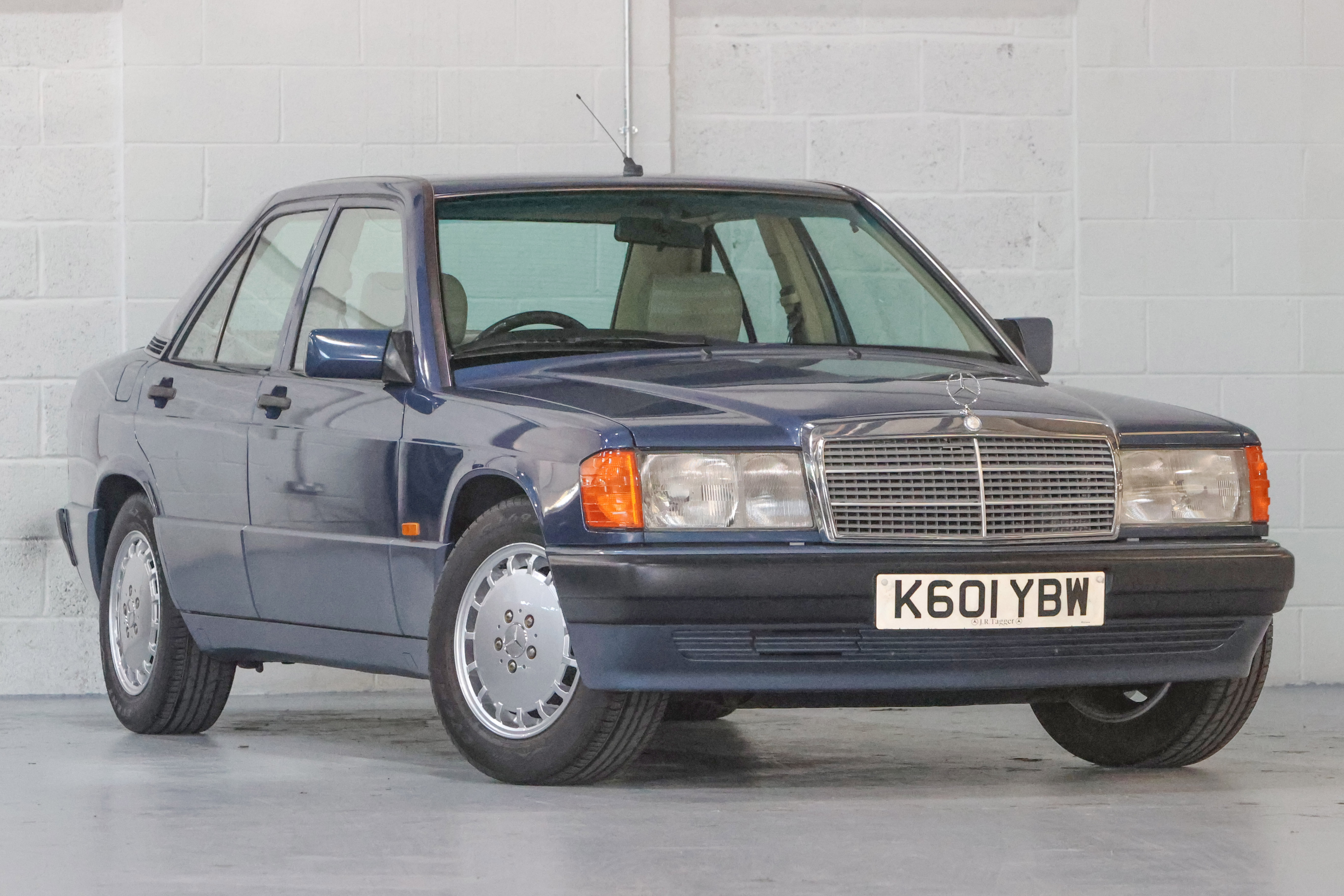 Lot 256 - 1993 Mercedes-Benz 190 E 2.0