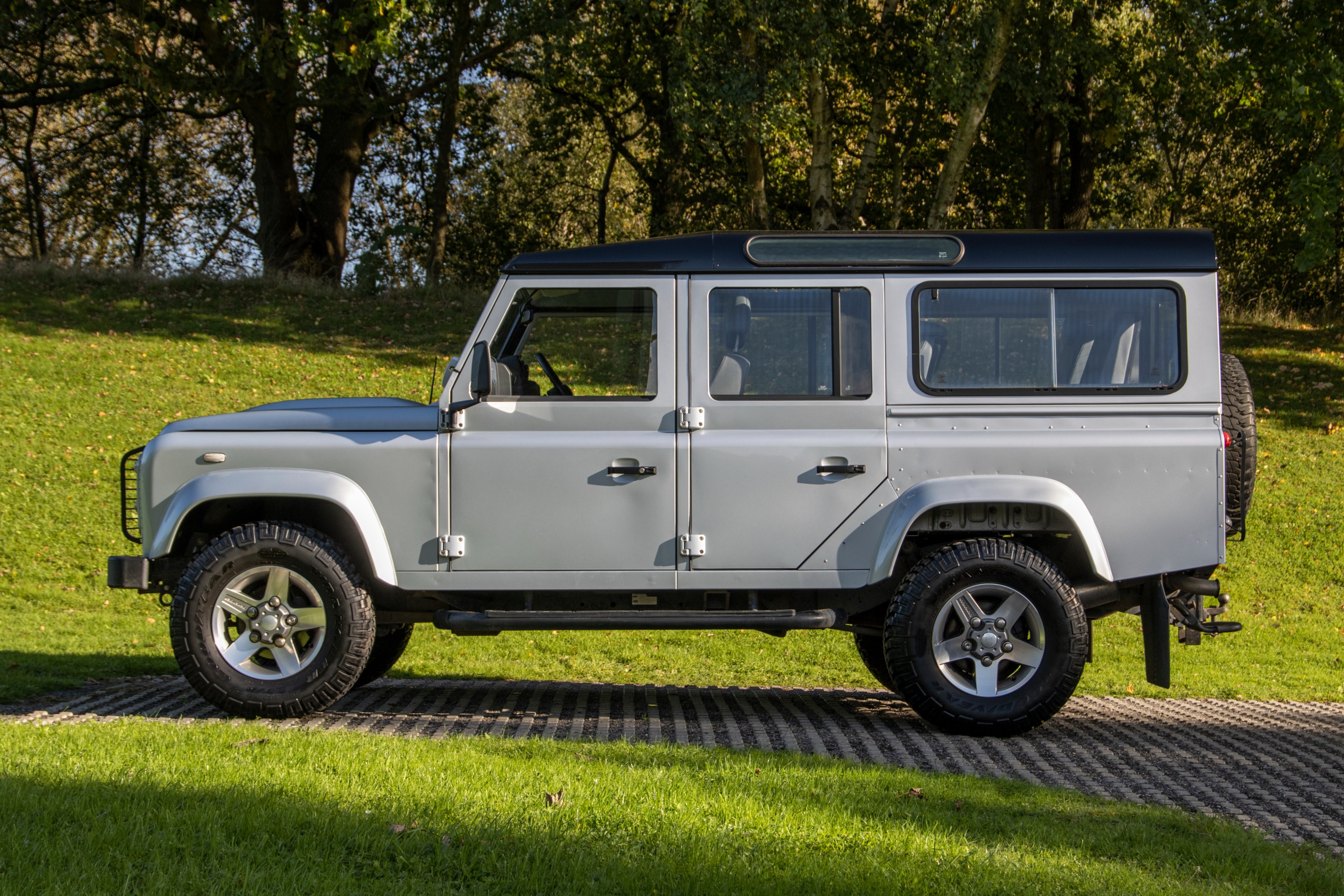 Lot 69 - 2009 Land Rover Defender 110 County Station