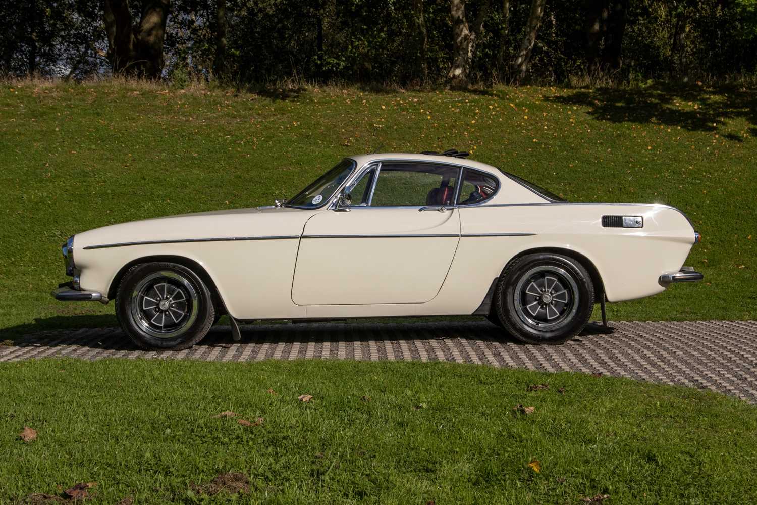 Lot 21 - 1970 Volvo P1800 E