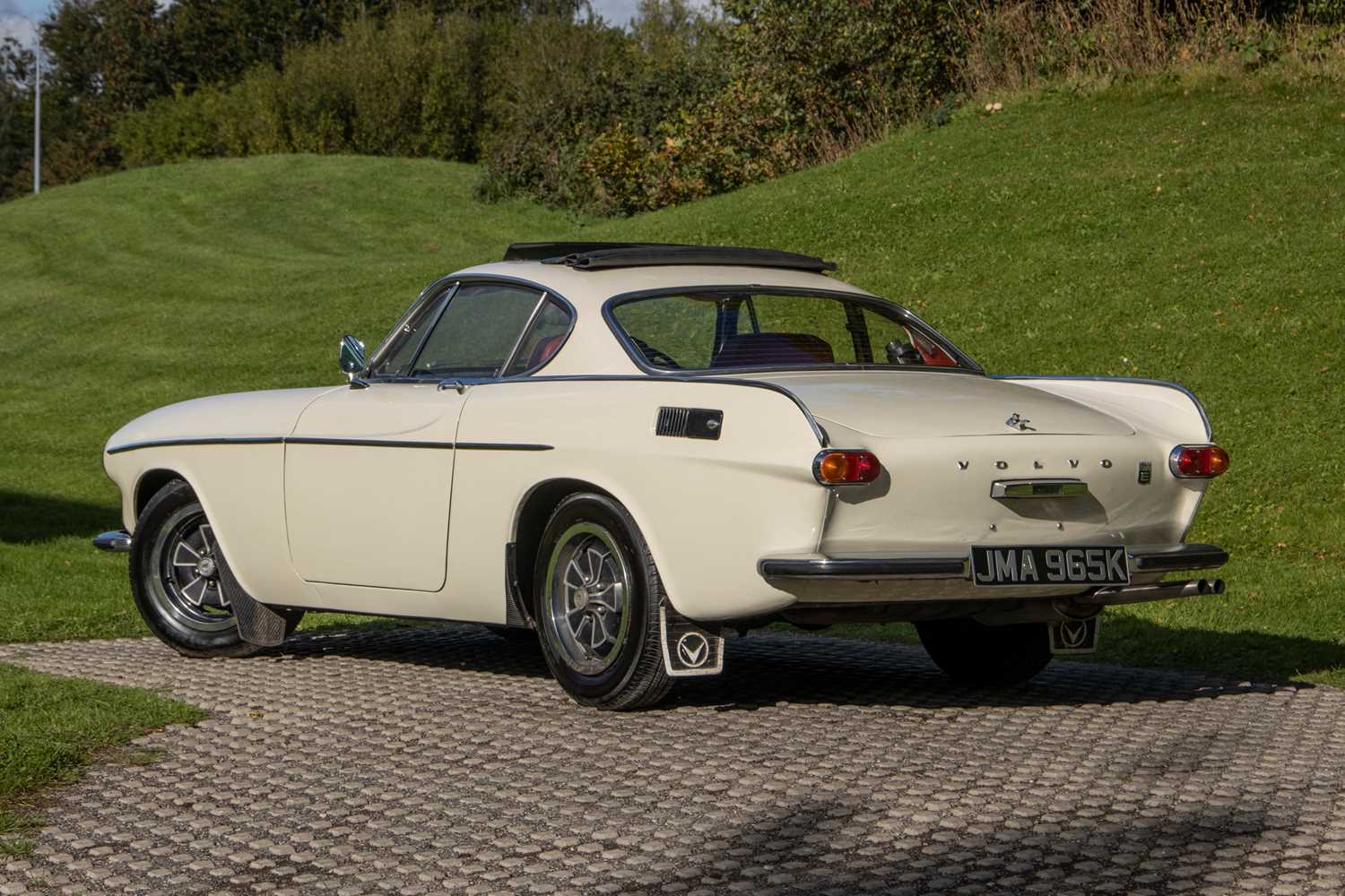 Lot 21 - 1970 Volvo P1800 E