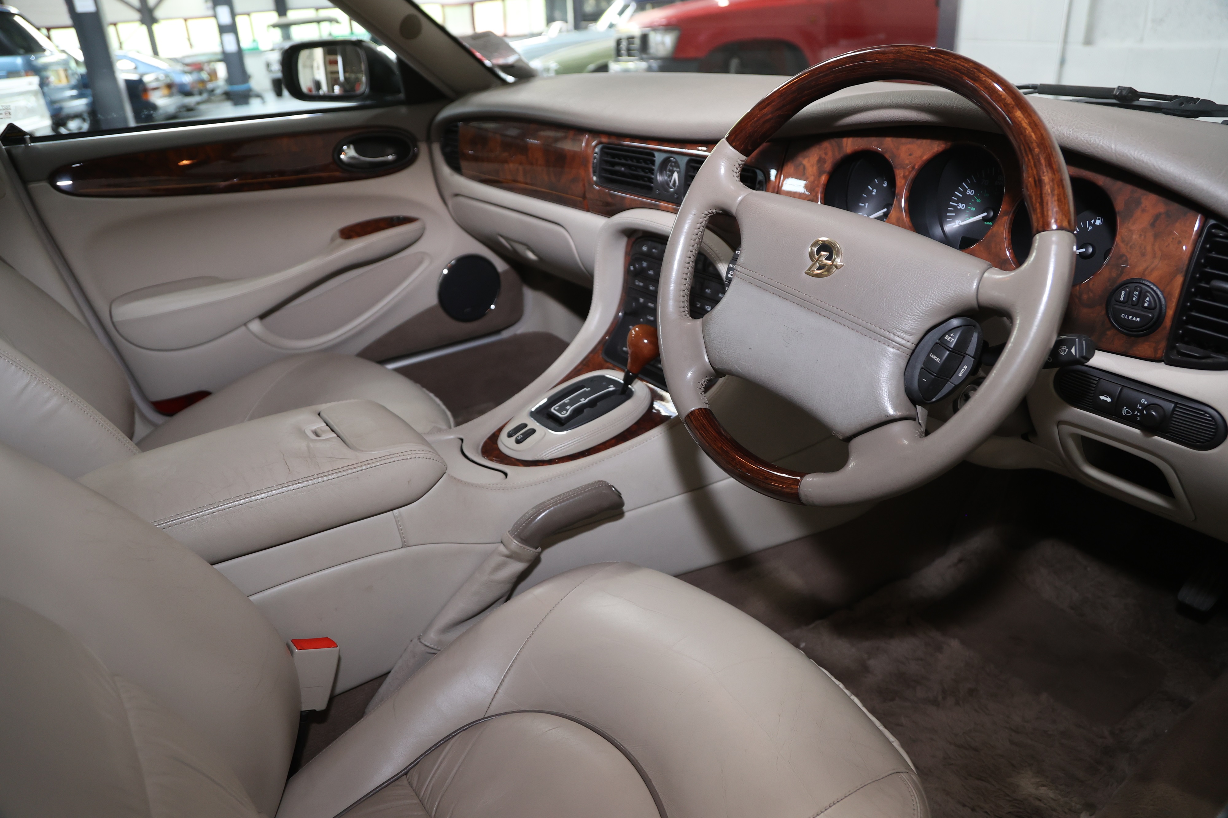 Lot 204 - 2000 Daimler 4.0 V8