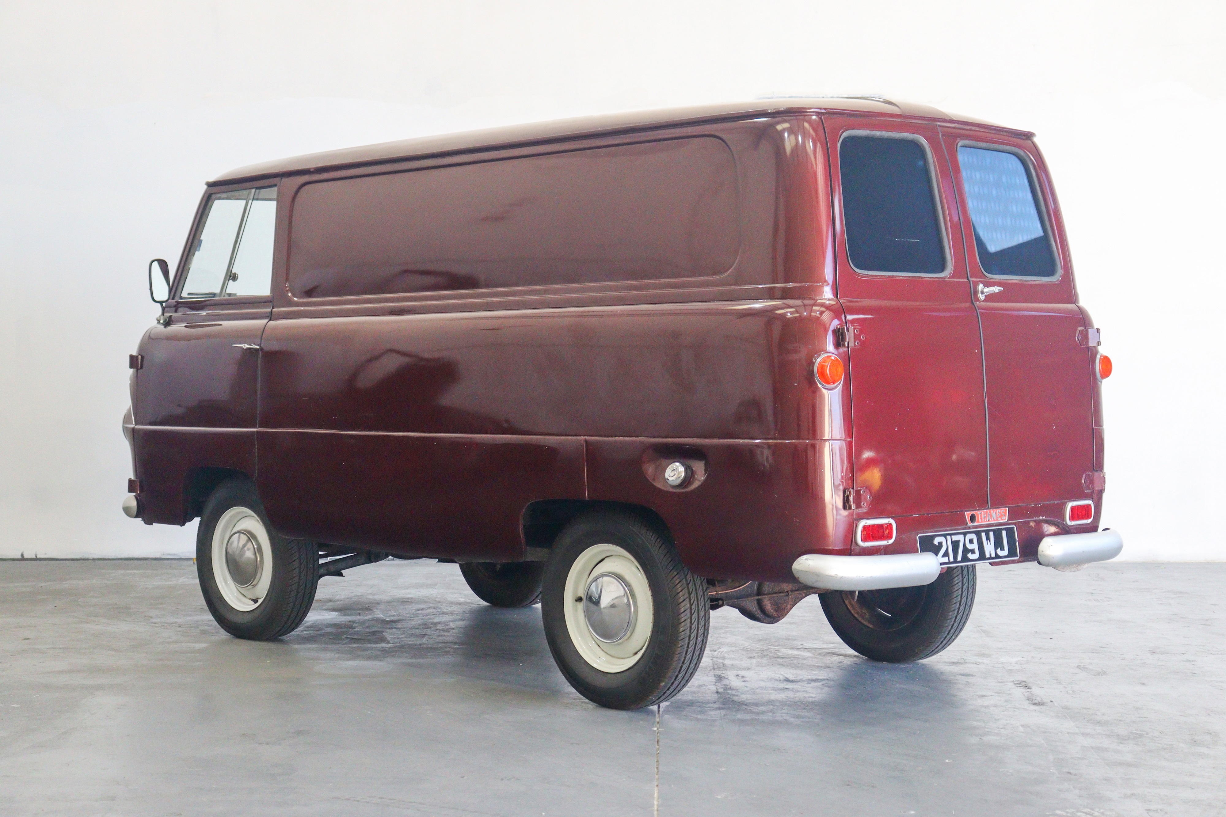 Lot 125 - 1959 Ford Thames 400E Van