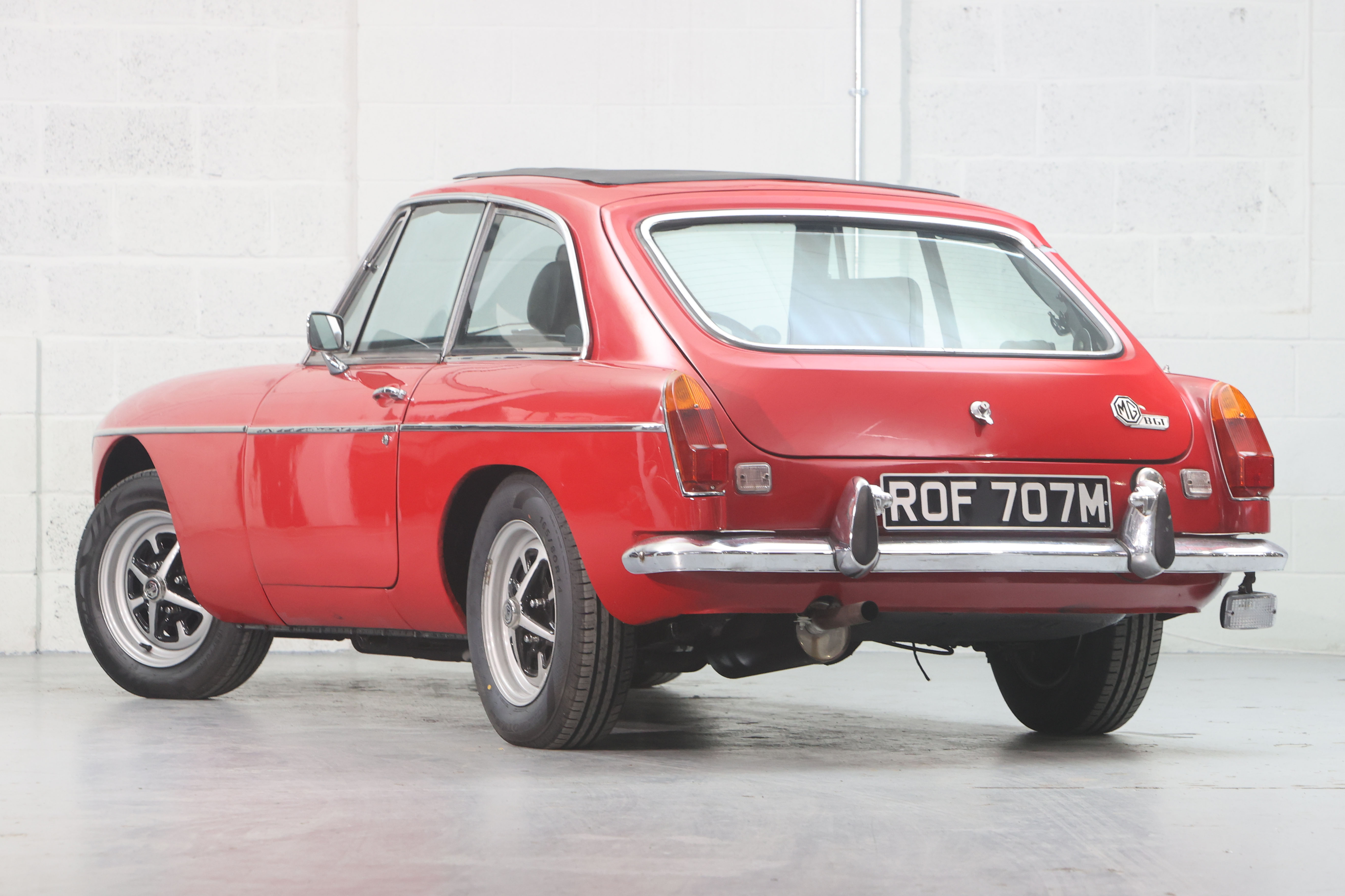 Lot 237 - 1974 MG B GT