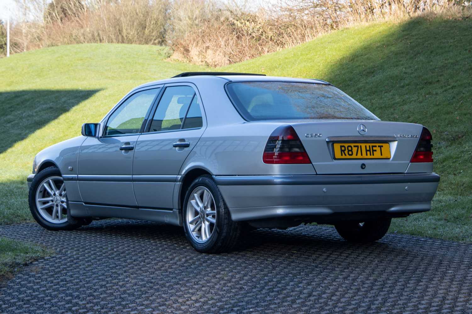 Lot 19 - 1997 Mercedes-Benz C250 Elegance TD