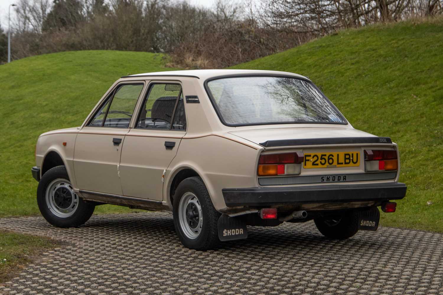 Lot 65 - 1989 Skoda 120 L