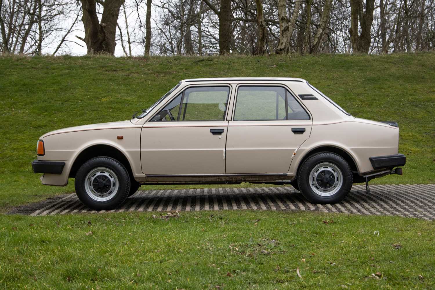 Lot 65 - 1989 Skoda 120 L