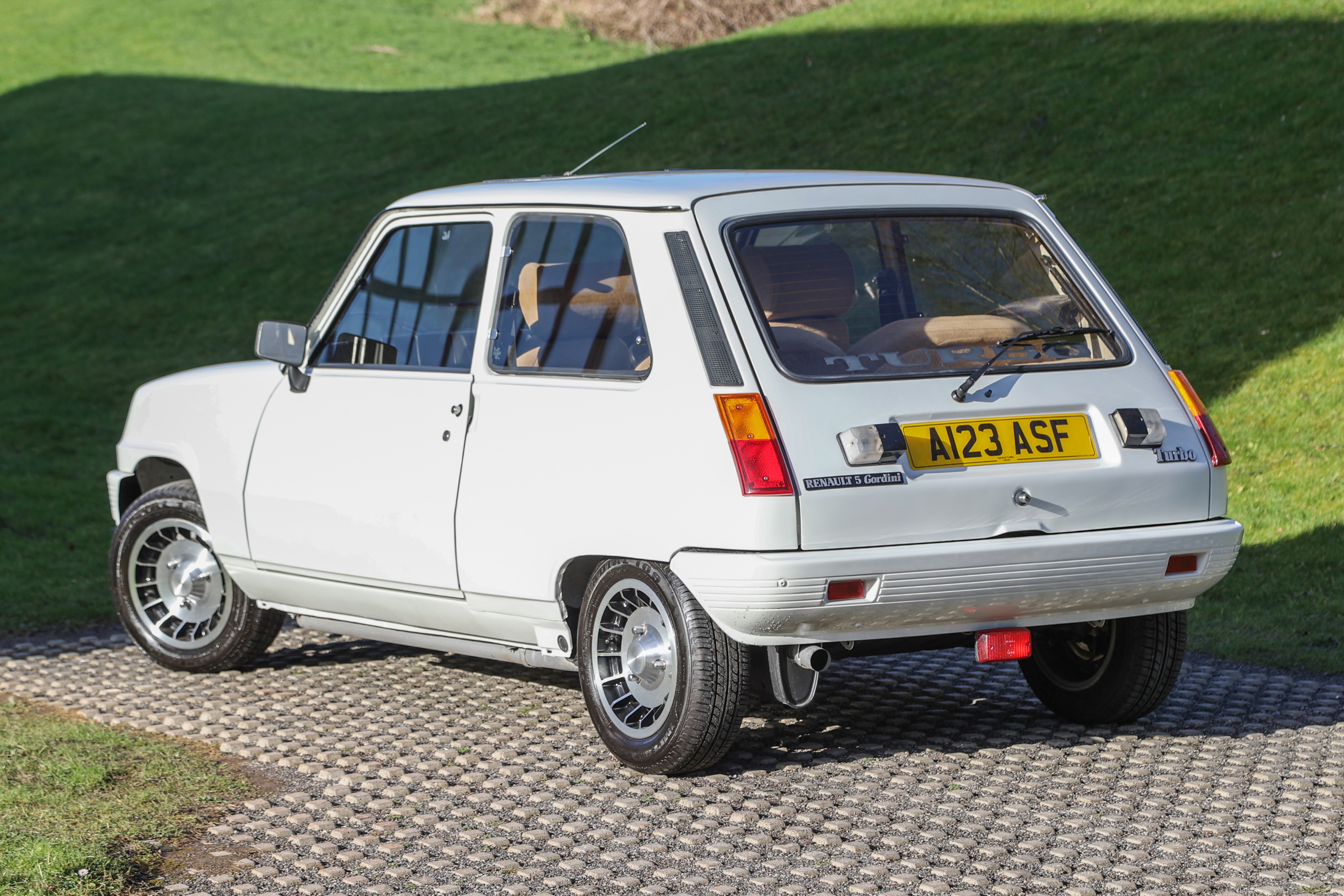 Lot 44 - 1983 Renault 5 Gordini Turbo