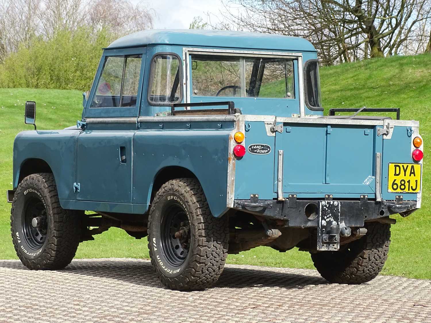 Lot 47 - 1971 Land Rover 88 Series IIA