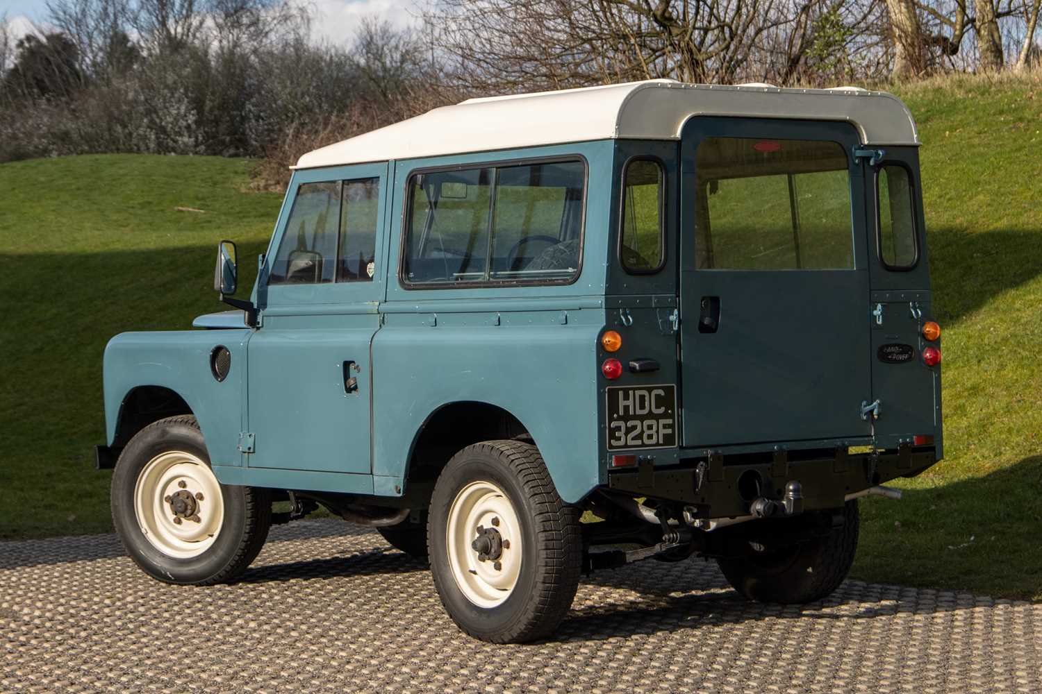 Lot 83 - 1967 Land Rover 88 Series IIA