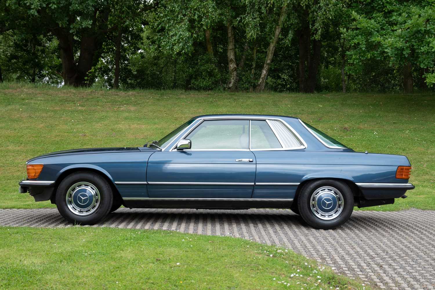 Lot 41 - 1980 Mercedes-Benz 450 SLC