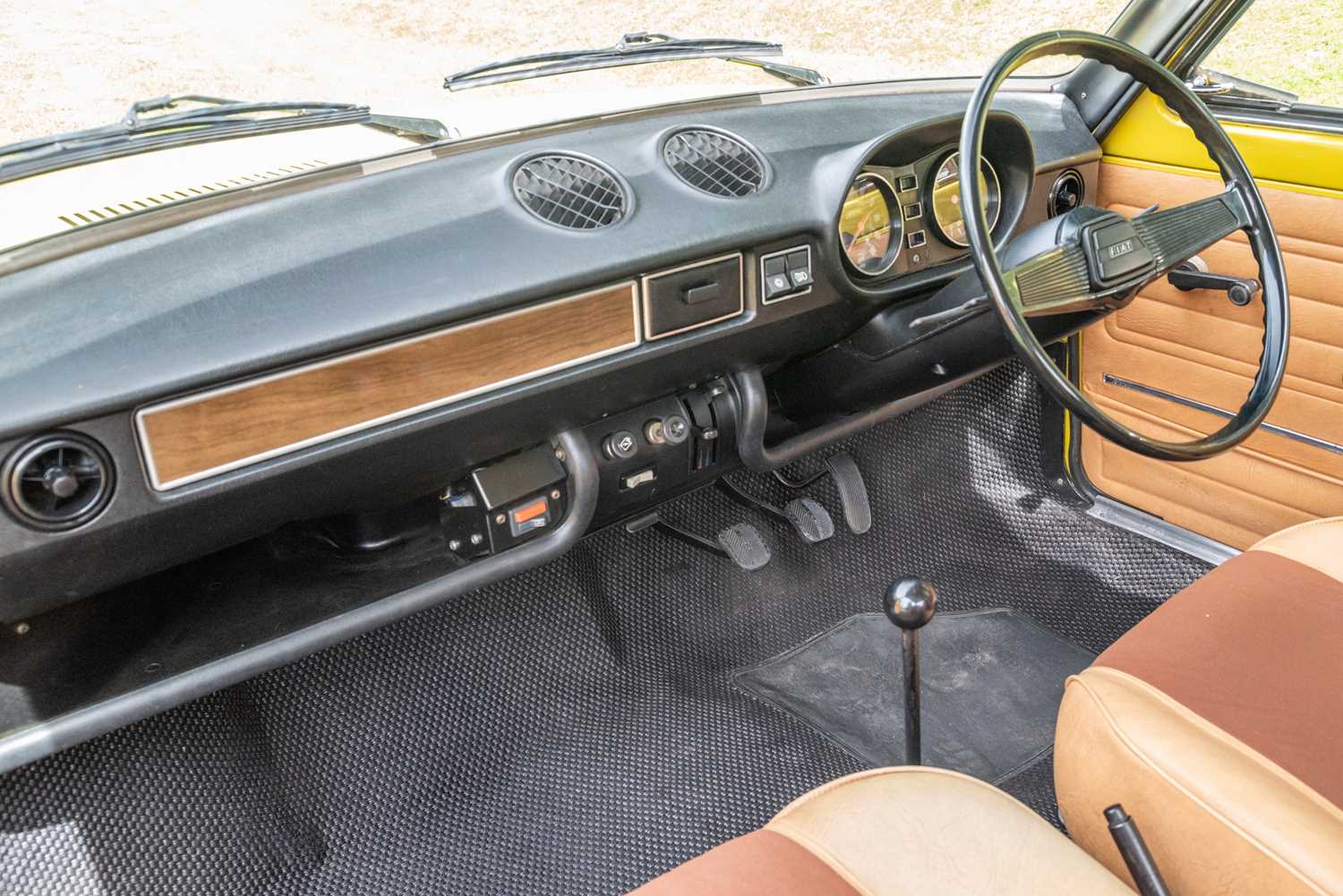 Lot 29 - 1975 Fiat 128