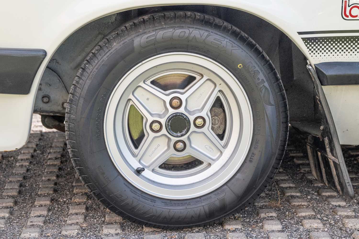 Lot 2 - 1986 Ford Capri 1.6 Laser