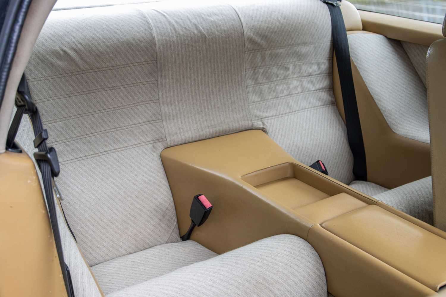 Lot 42 - 1988 Lotus Excel SE