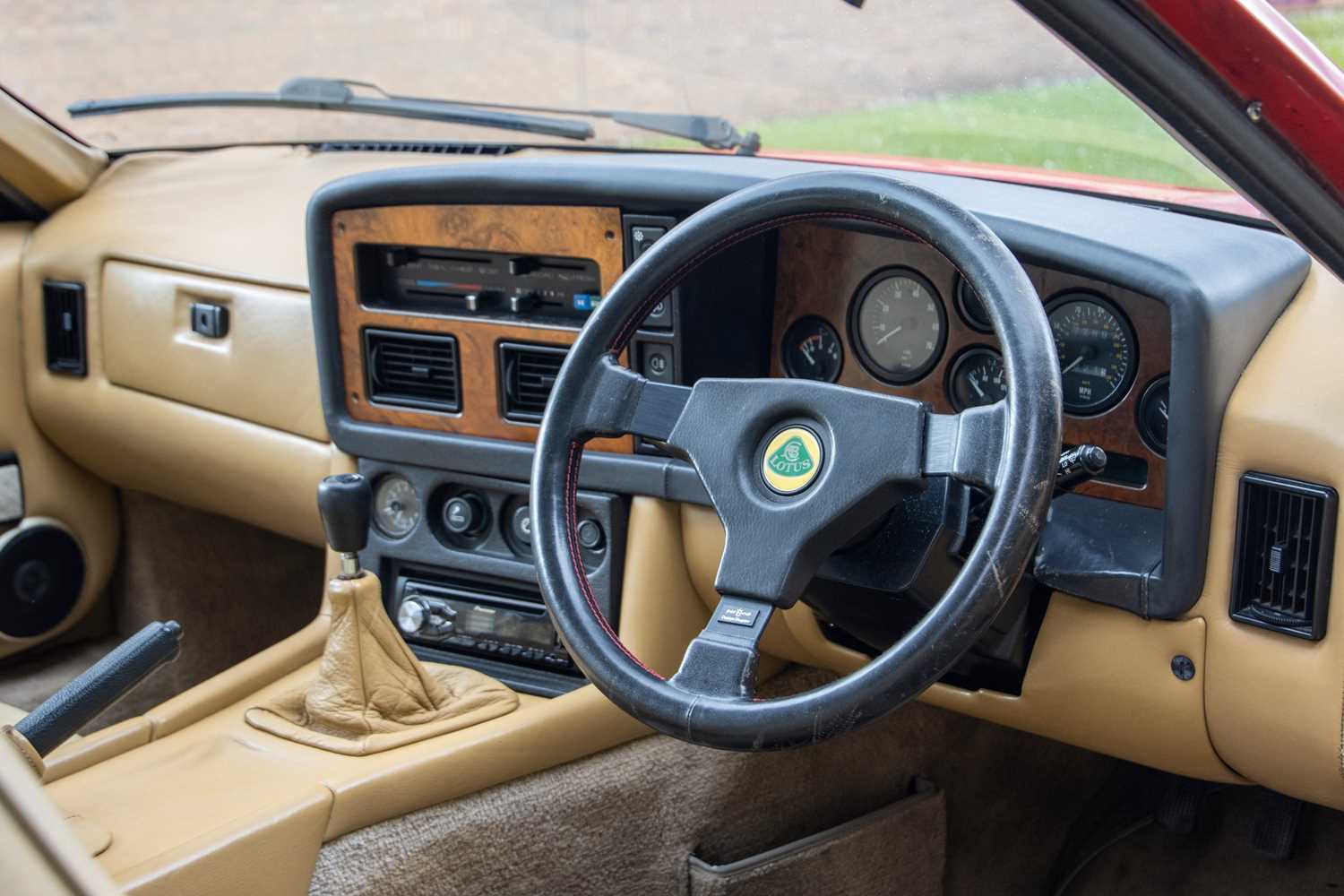 Lot 42 - 1988 Lotus Excel SE