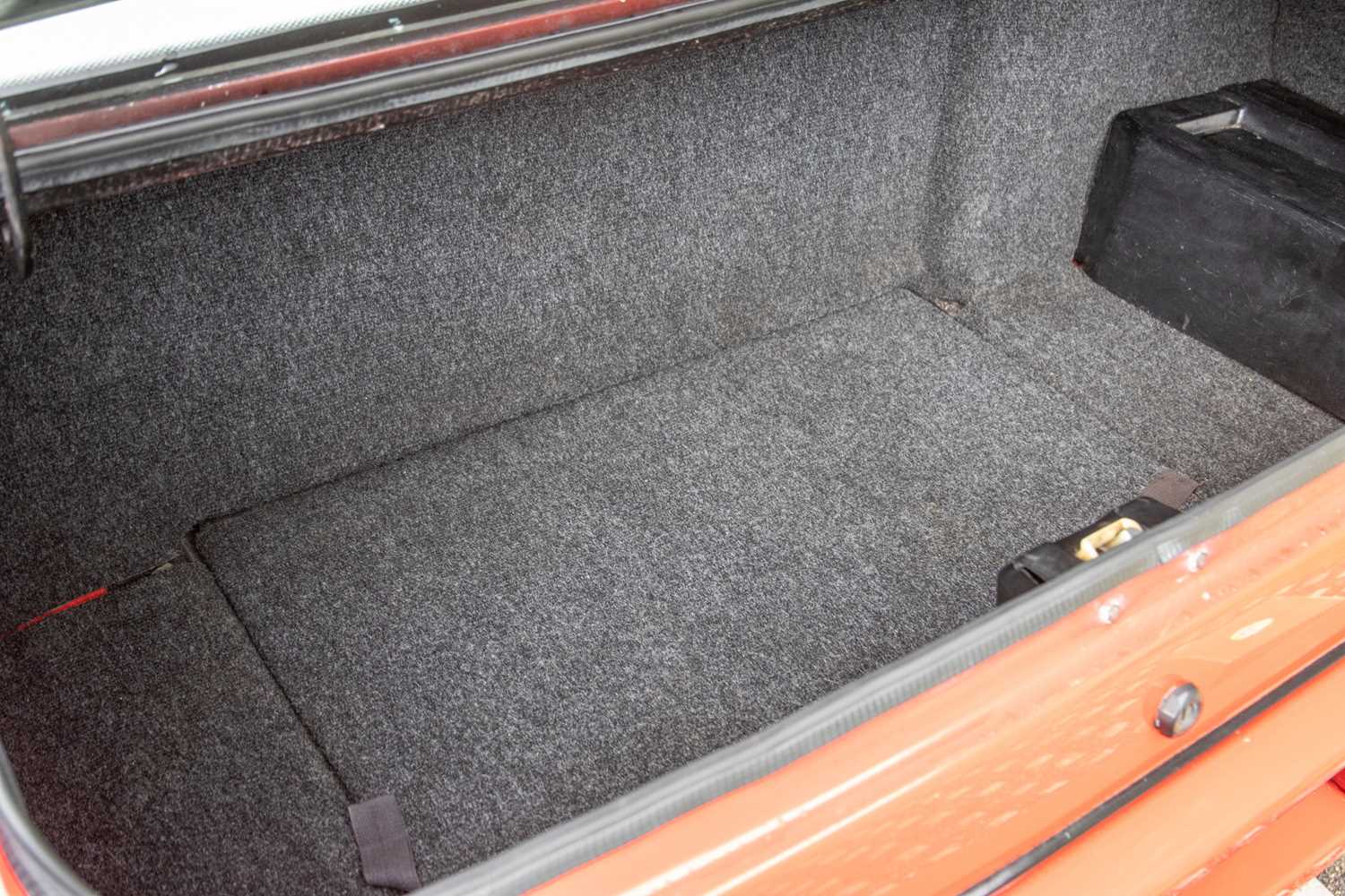 Lot 42 - 1988 Lotus Excel SE