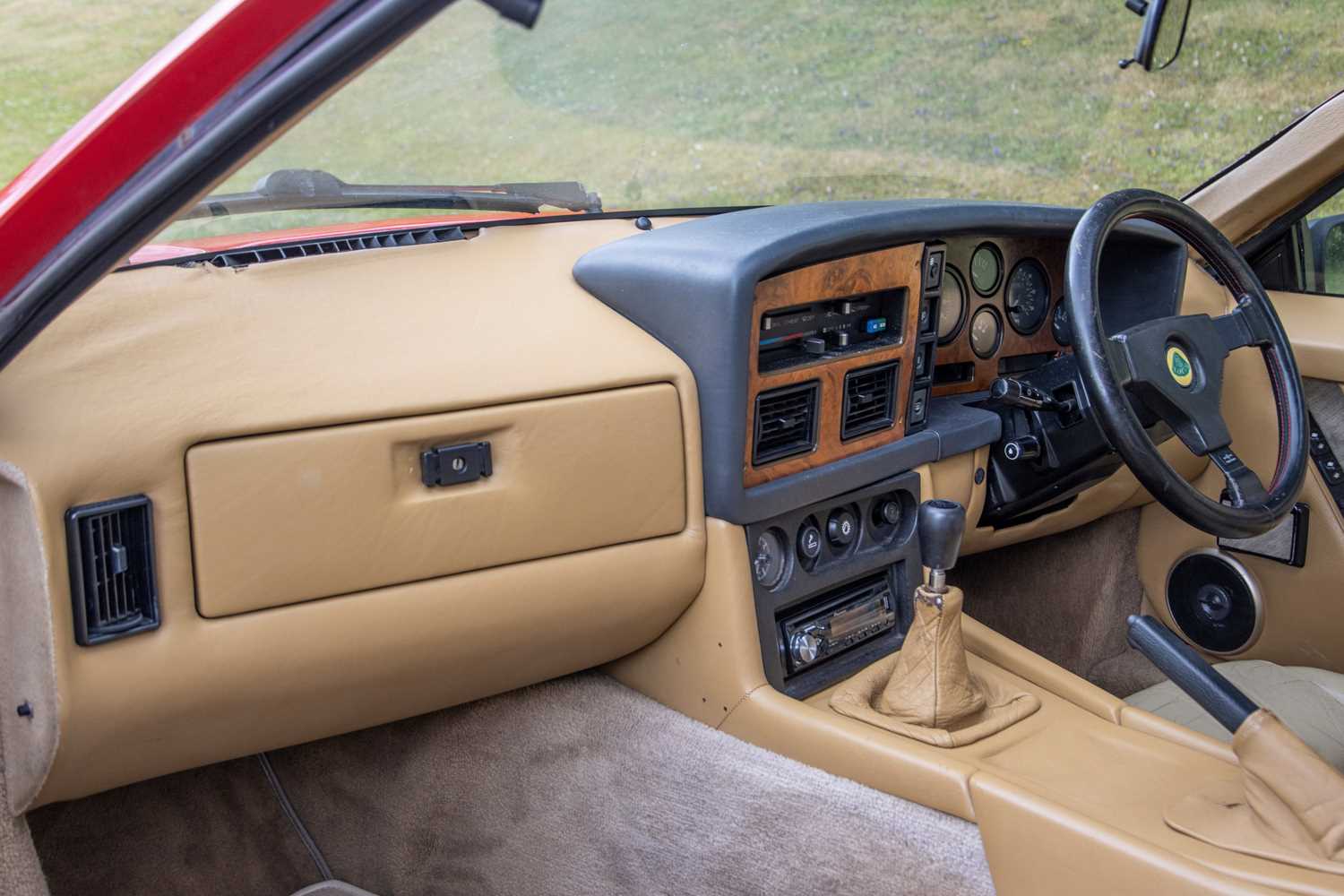 Lot 42 - 1988 Lotus Excel SE