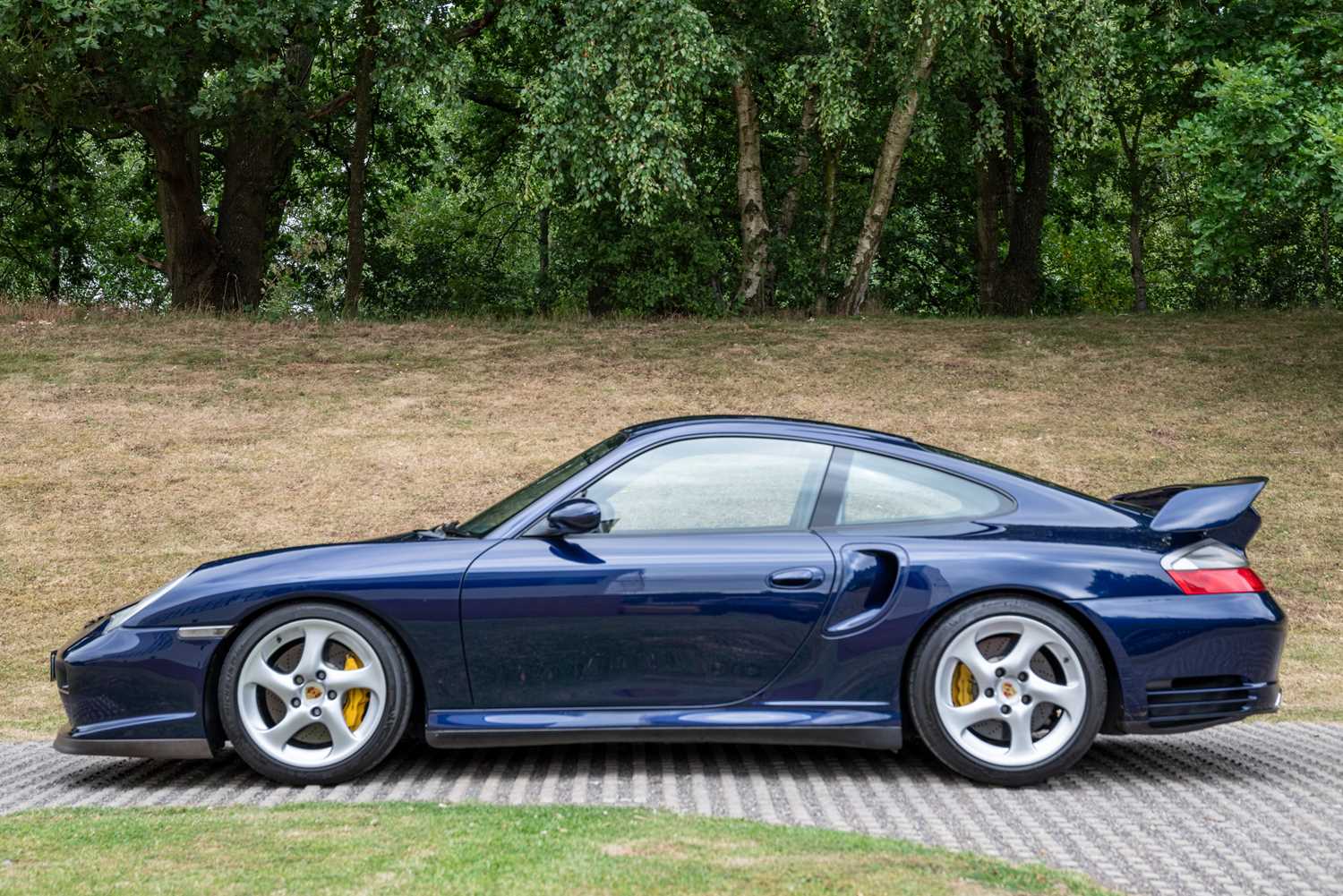 Lot 30 - 2003 Porsche 911 GT2