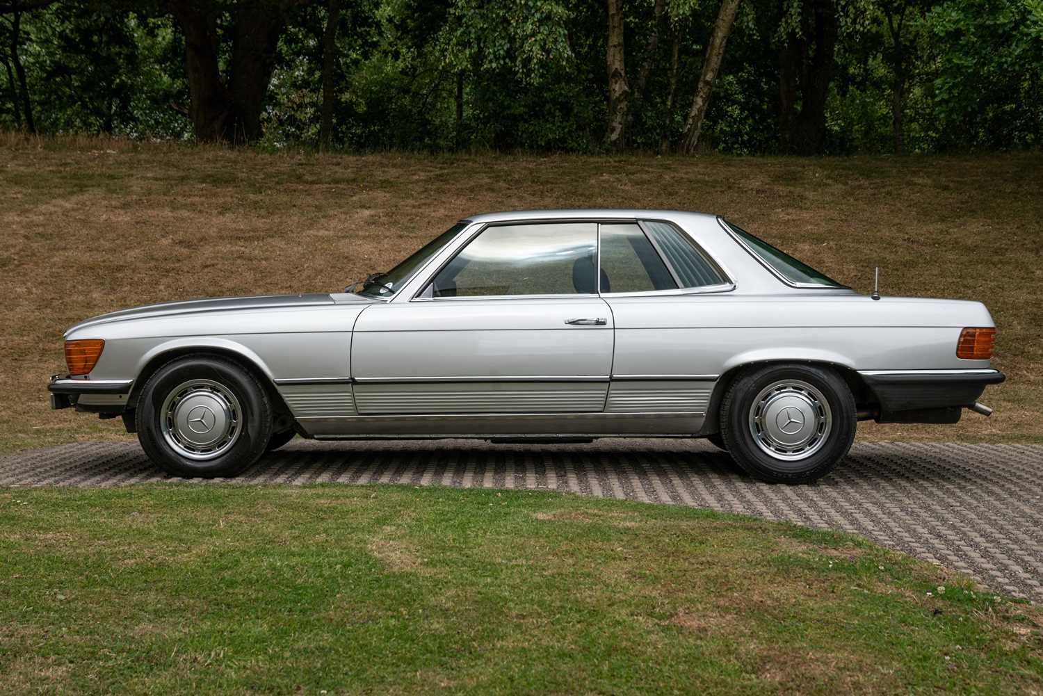 Lot 57 - 1973 Mercedes-Benz 350 SLC
