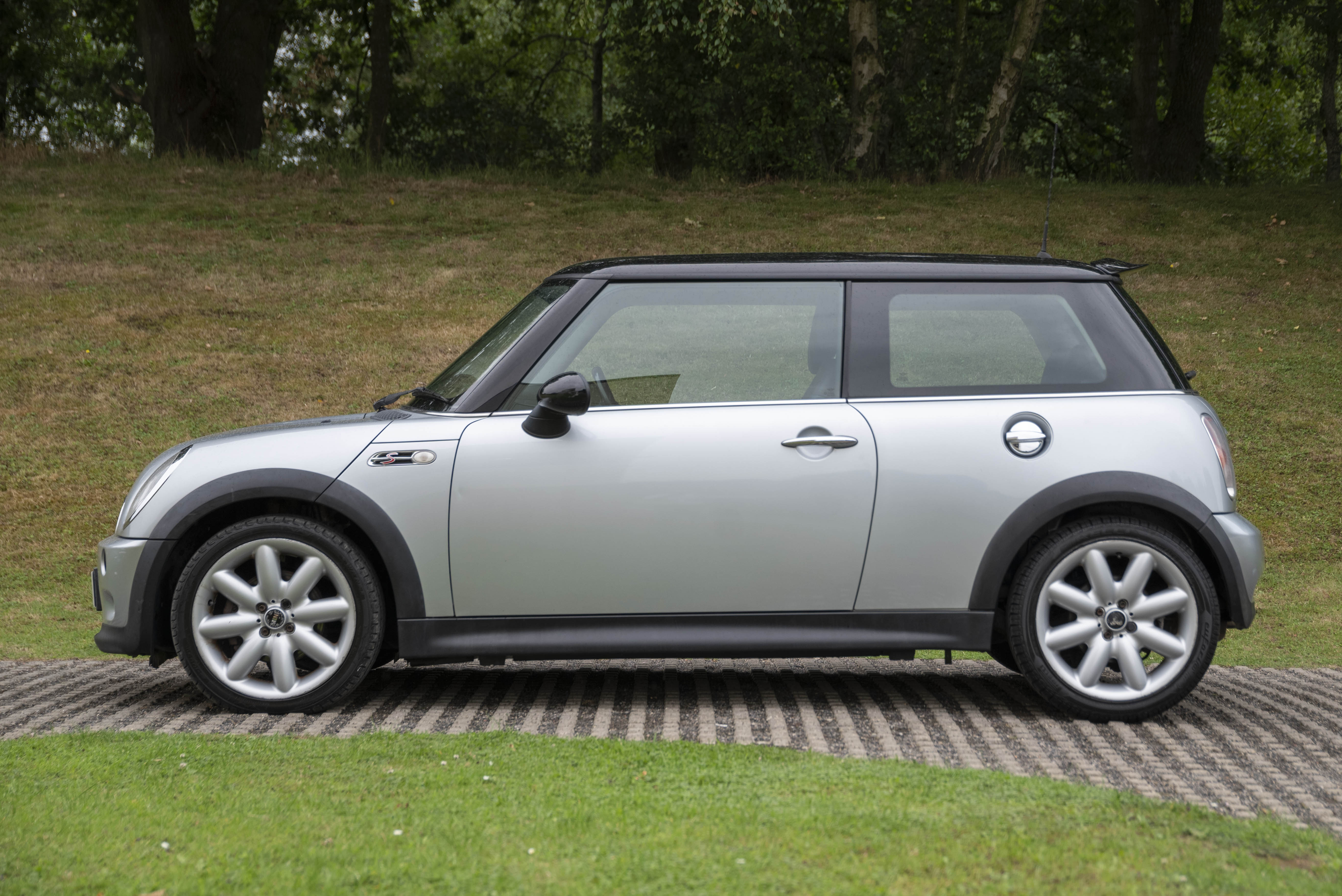 Lot 11 - 2002 Mini Cooper S