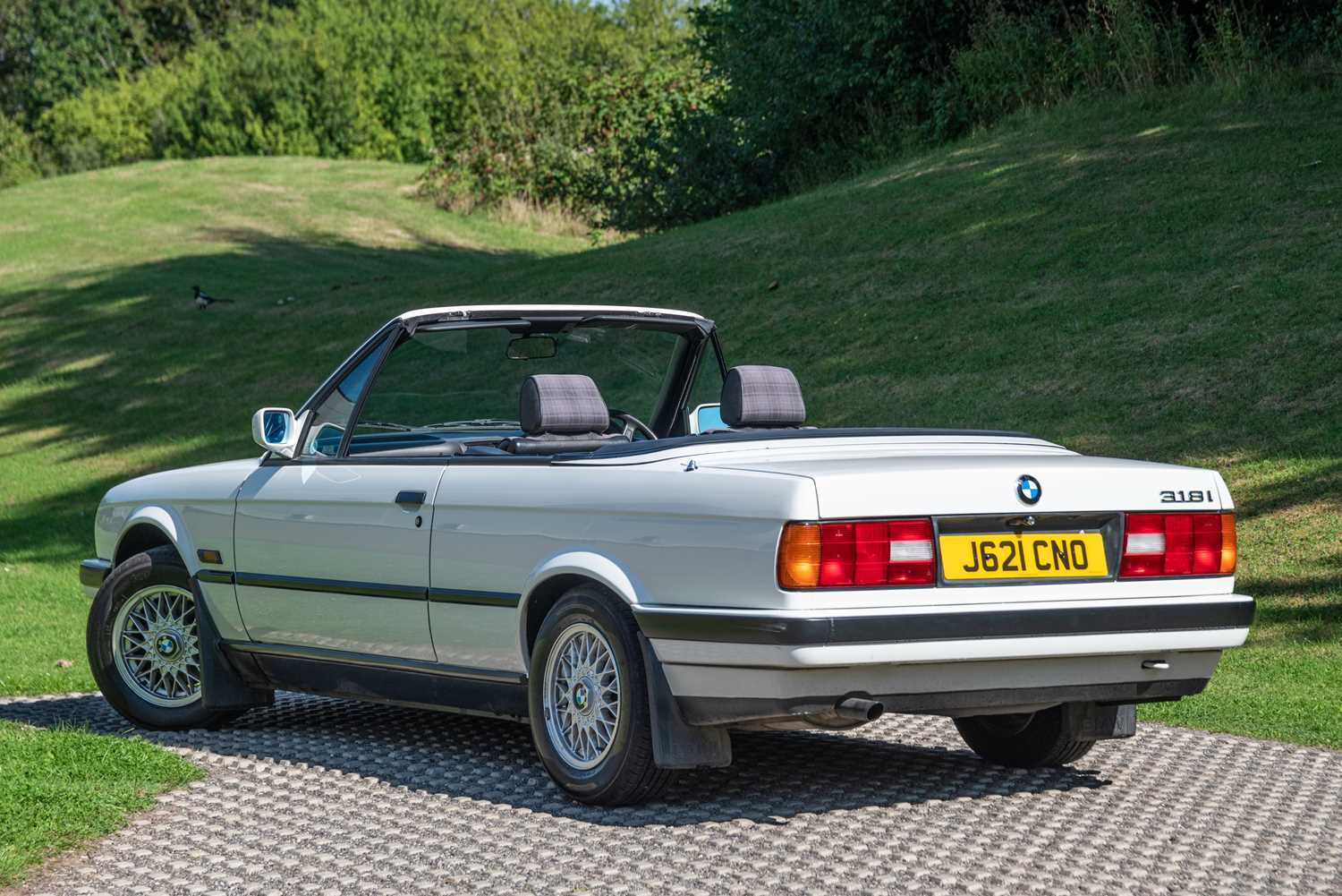 Lot 18 - 1992 BMW 318i Convertible