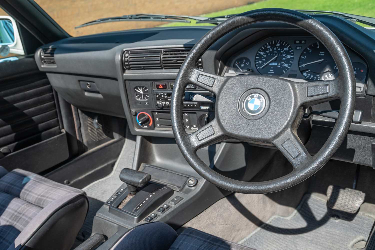 Lot 18 - 1992 BMW 318i Convertible