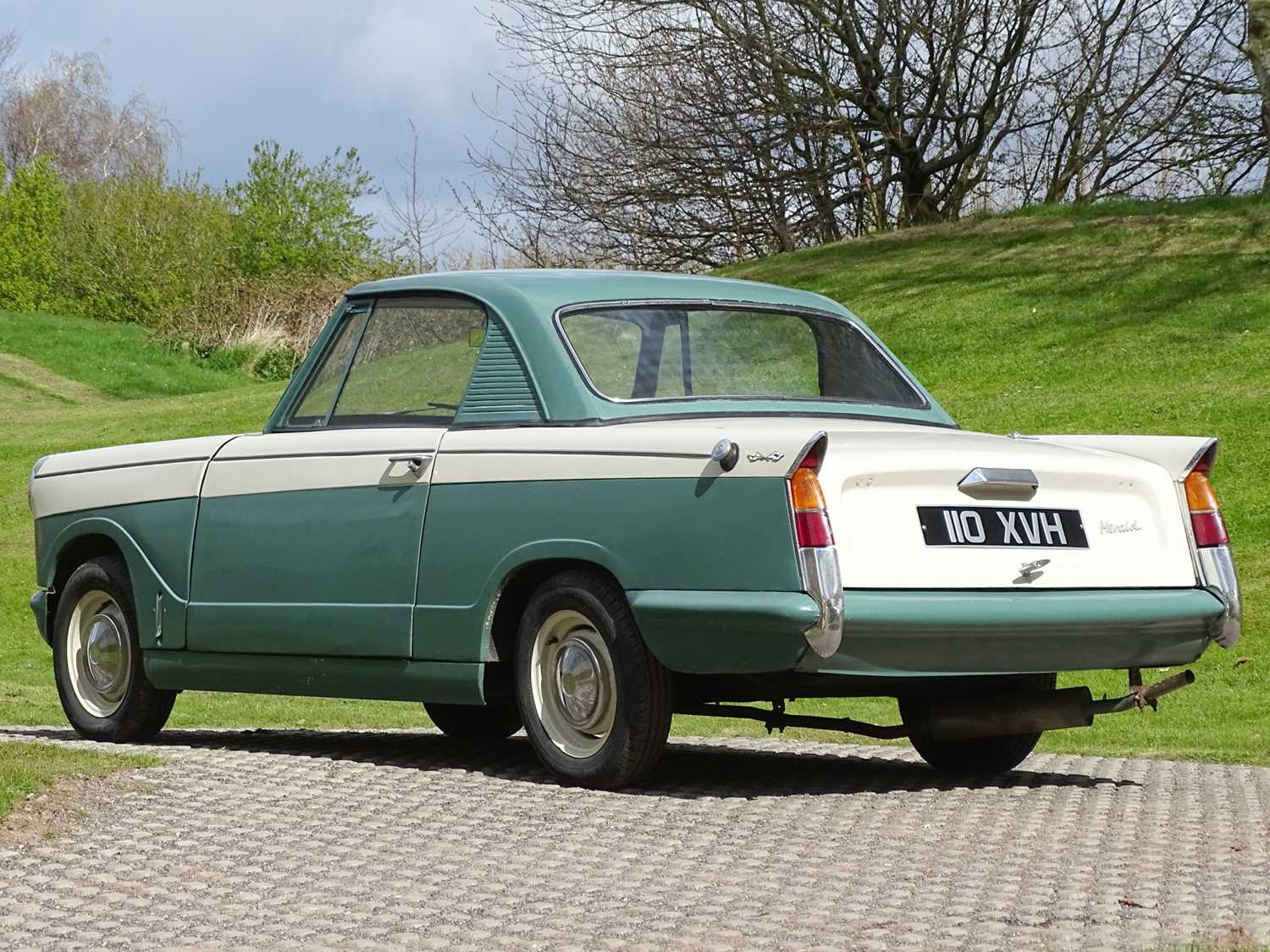 Lot 101 - 1961 Triumph Herald 1200 Coupe