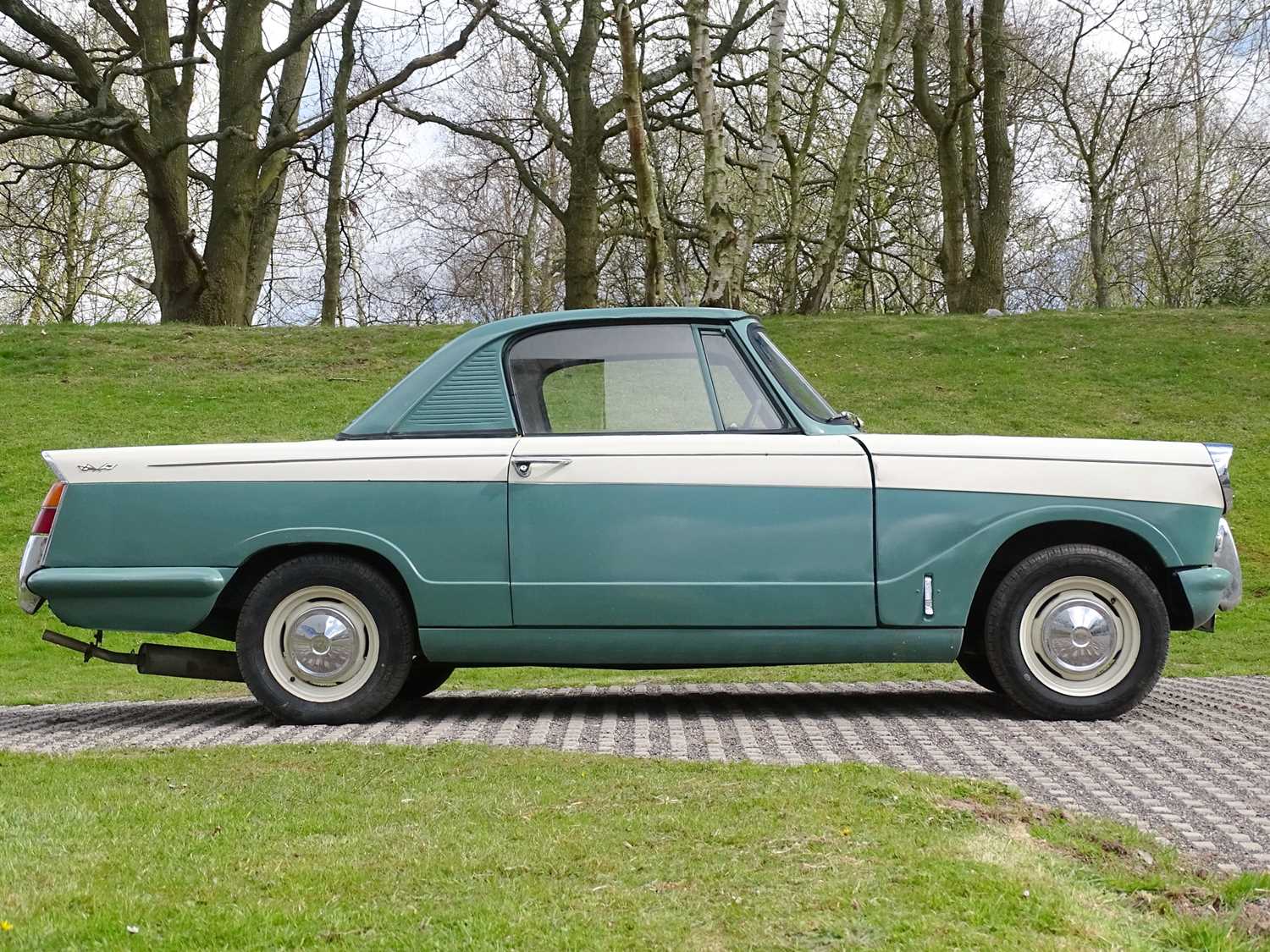 Lot 101 - 1961 Triumph Herald 1200 Coupe