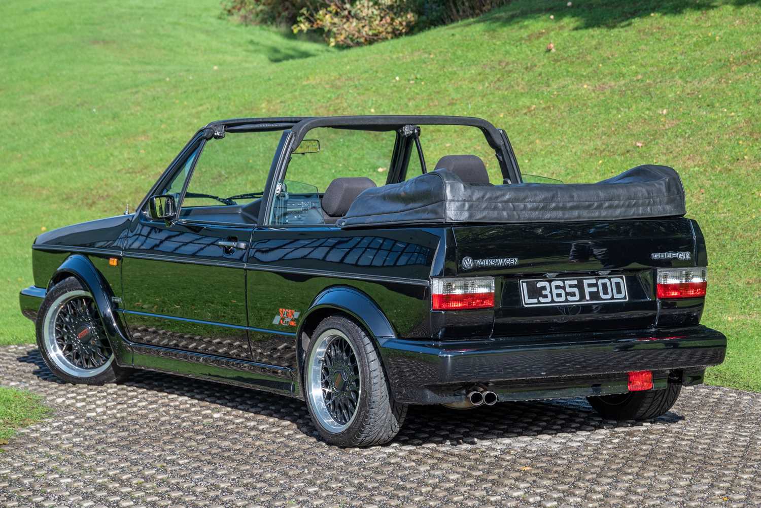 Lot 63 - 1993 Volkswagen Golf GTi Sportline Cabriolet