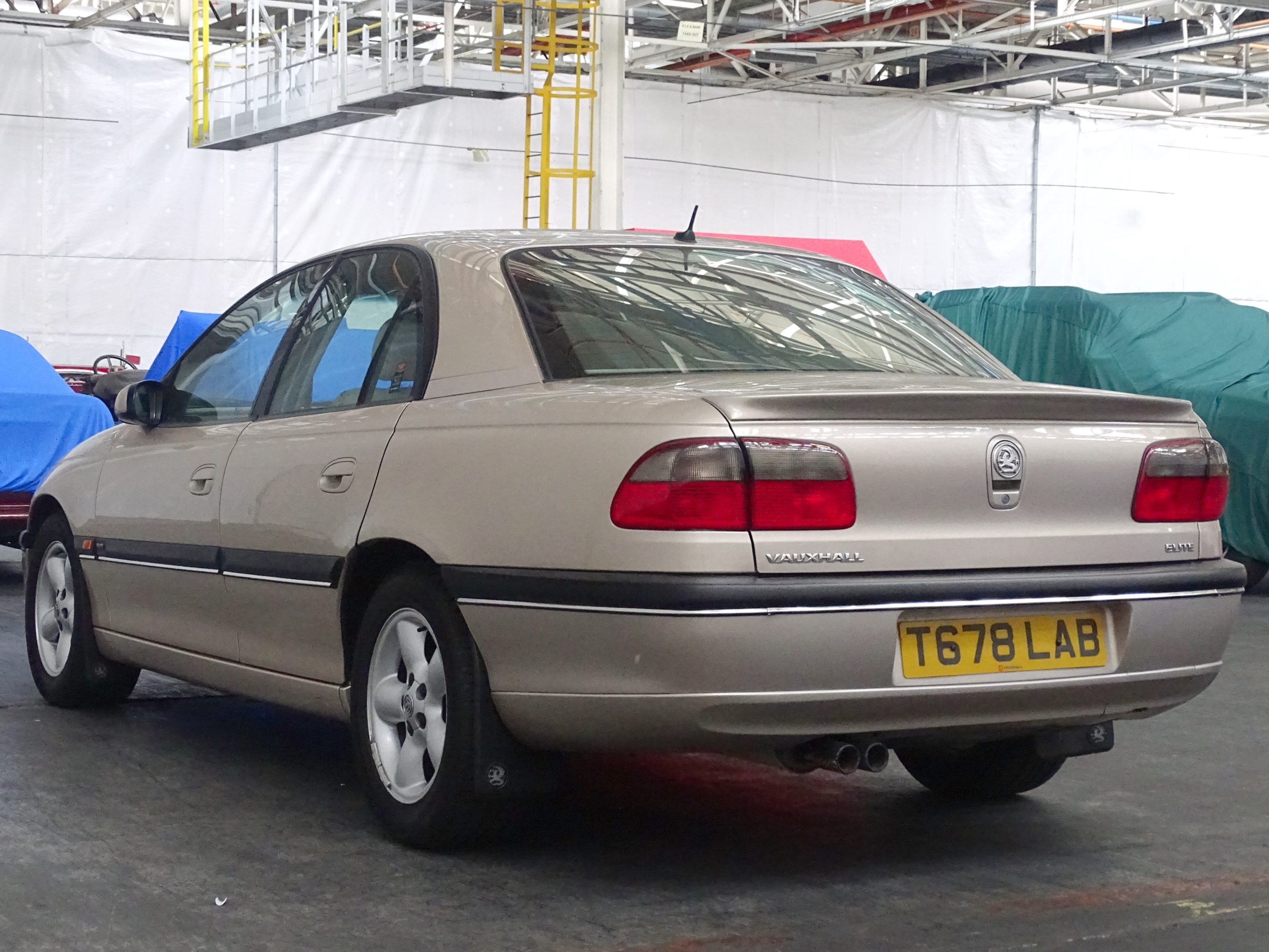 Lot 49 - 1999 Vauxhall Omega V6 Elite