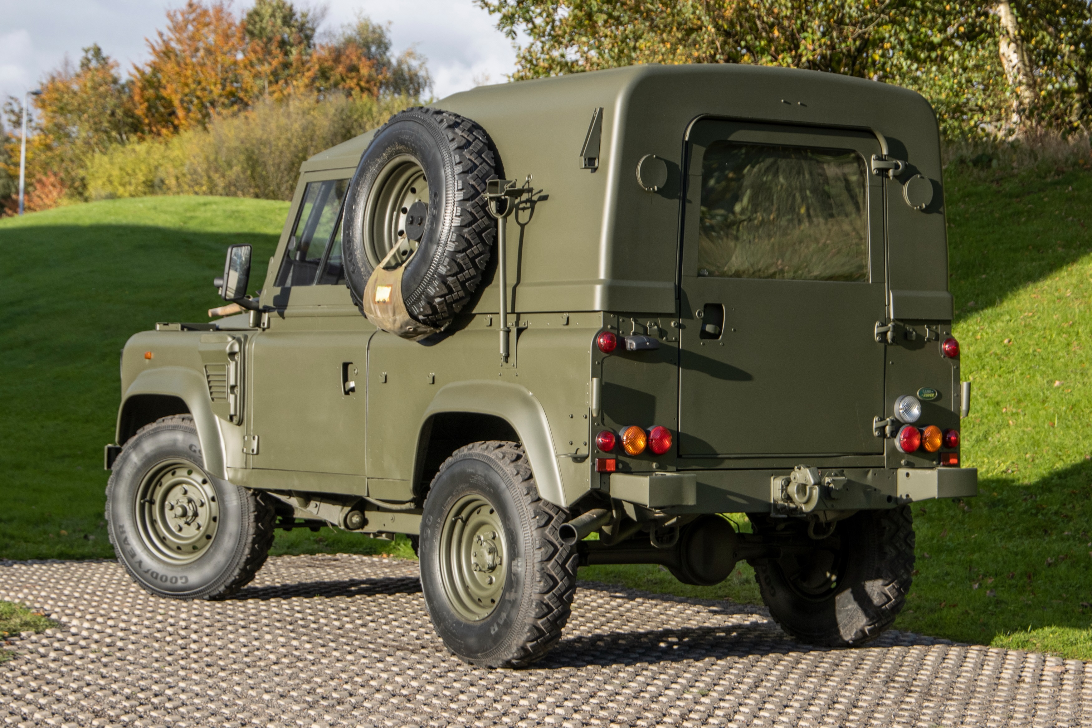 Lot 62 - 1998 Land Rover Wolf 90 300 TDi Remus