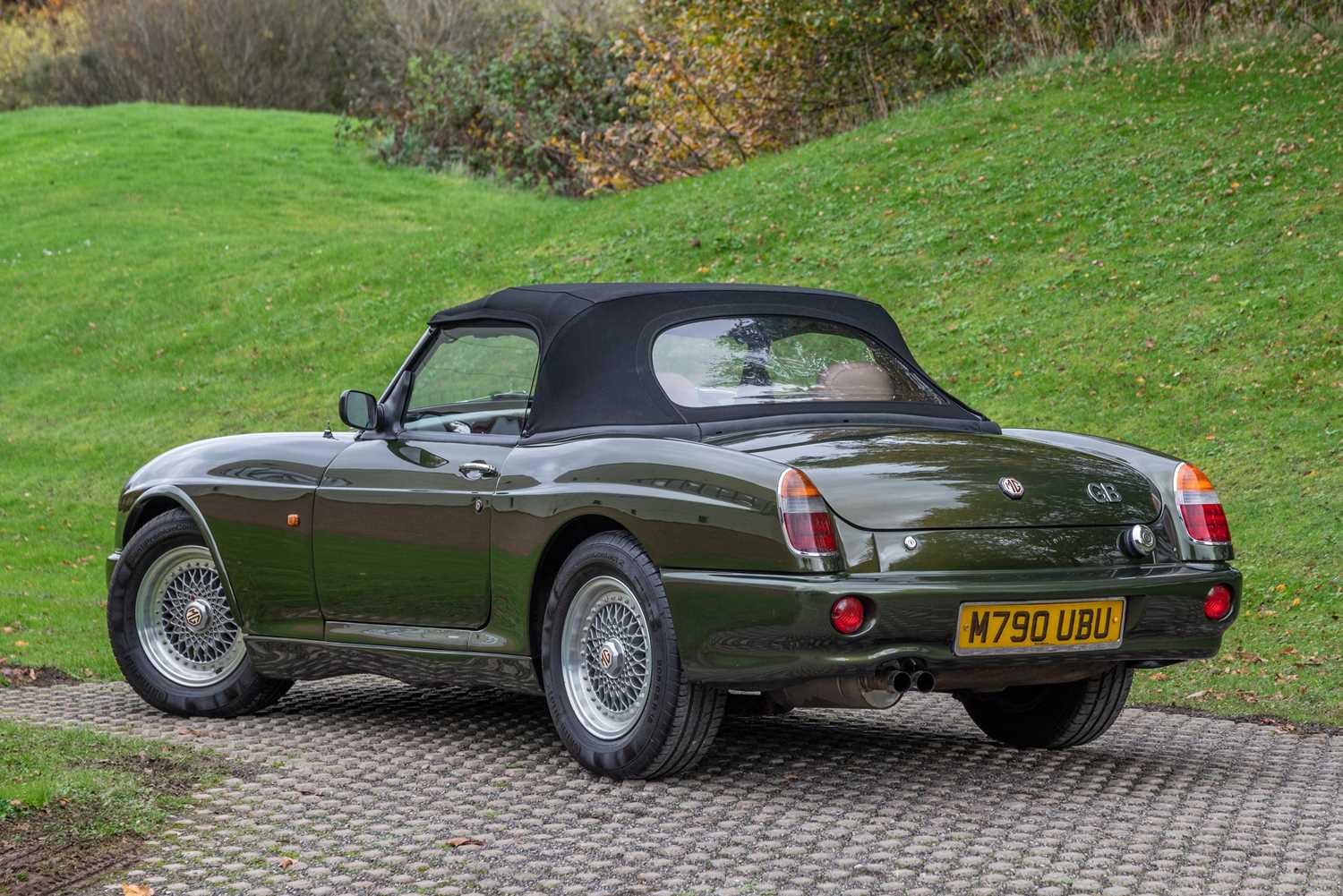 Lot 21 - 1994 MG R V8