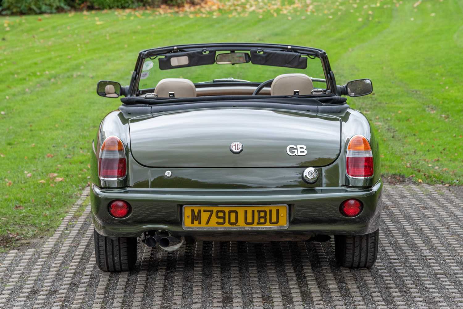 Lot 21 - 1994 MG R V8