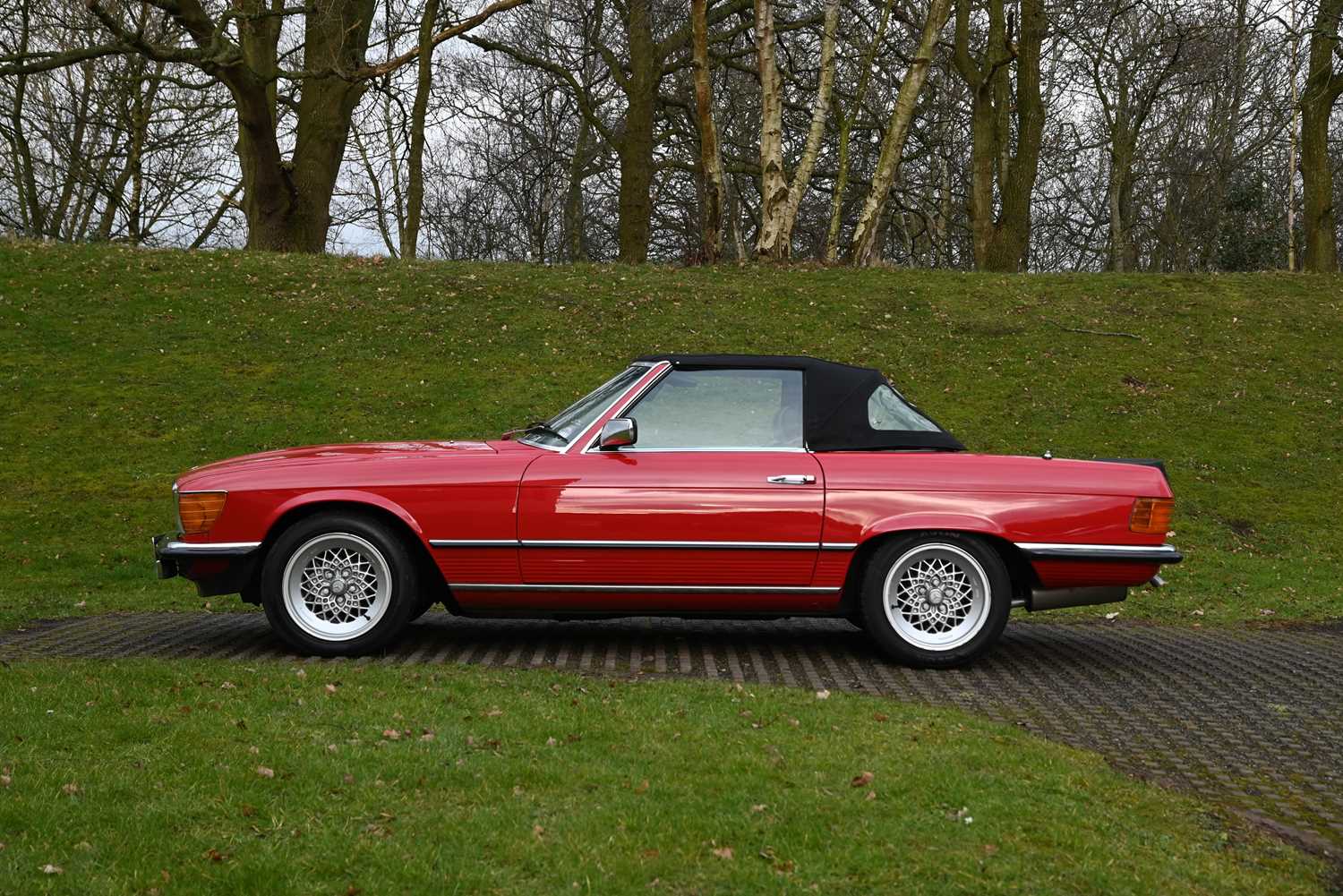Lot 30 - 1982 Mercedes-Benz 380 SL