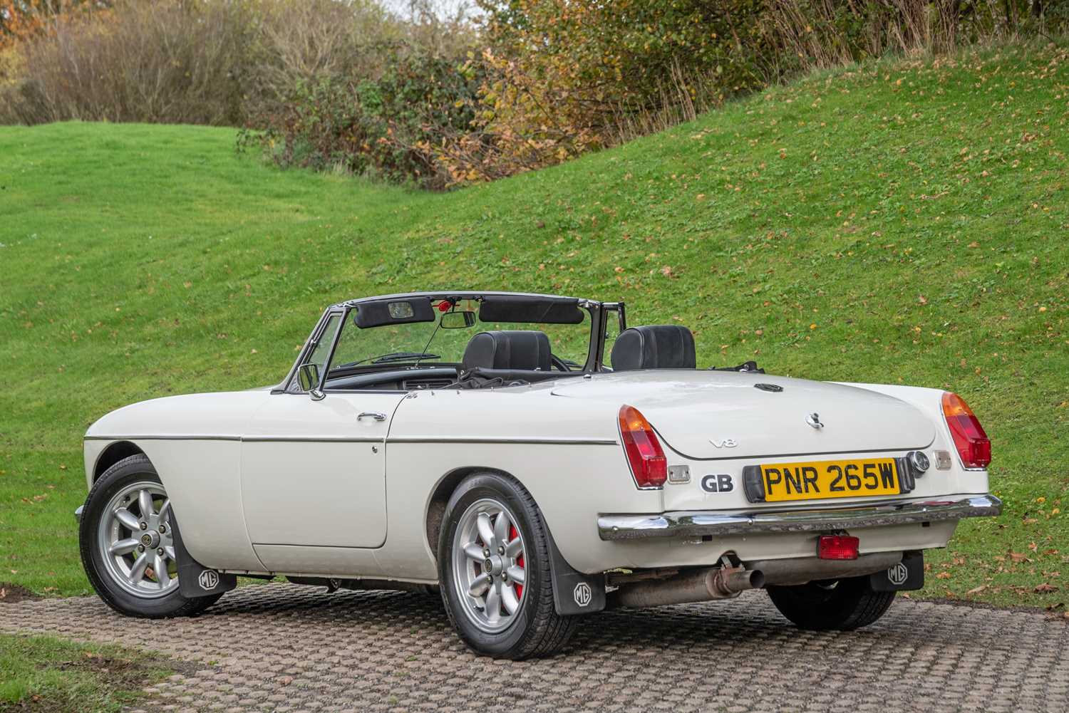 Lot 36 - 1981 MG B Roadster
